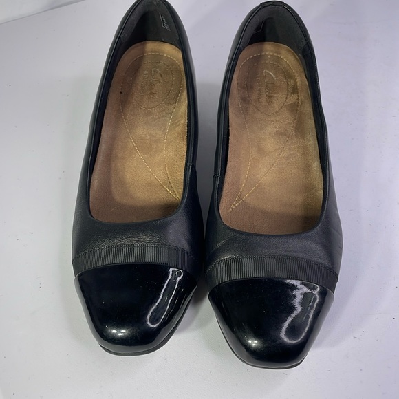 Clarks | Shoes | Clarks Artesian Black Cap Toe Flats | Poshmark
